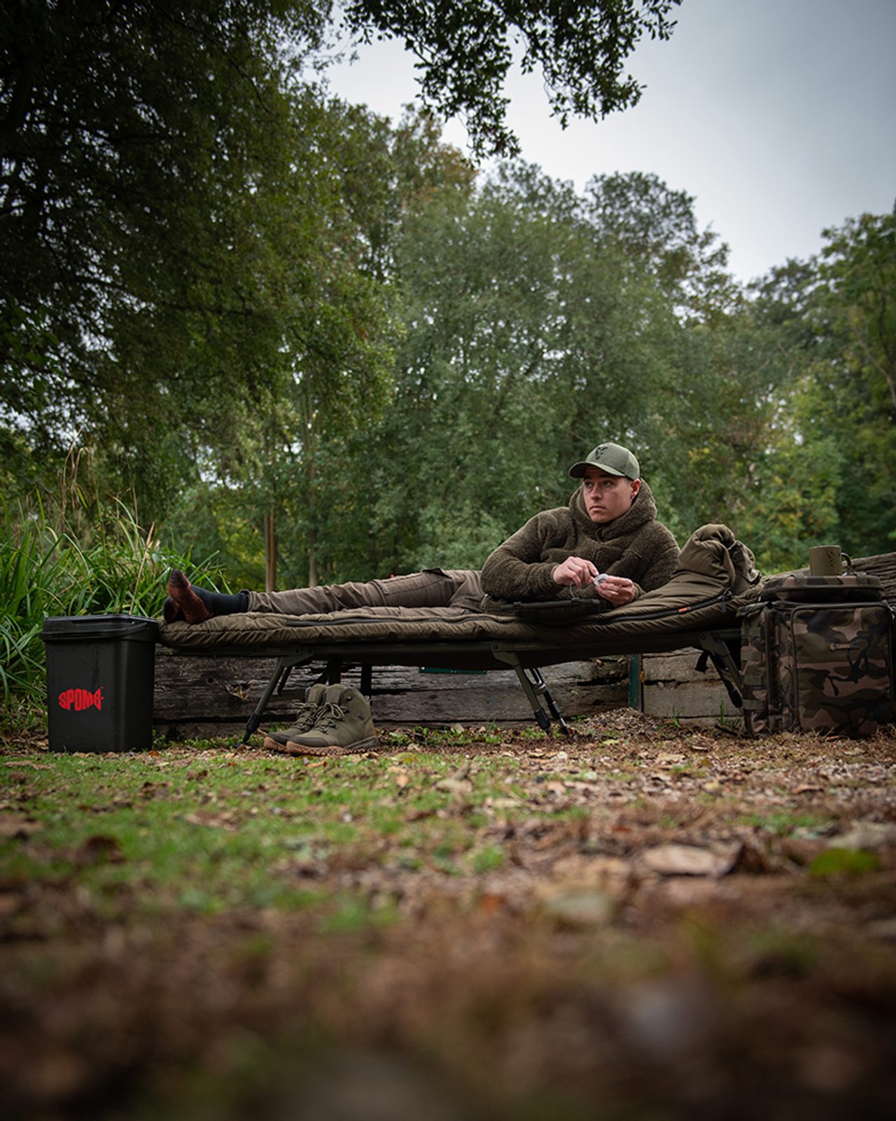 Fox Lehátko se spacákem Duralite All Season System | Chyť a pusť