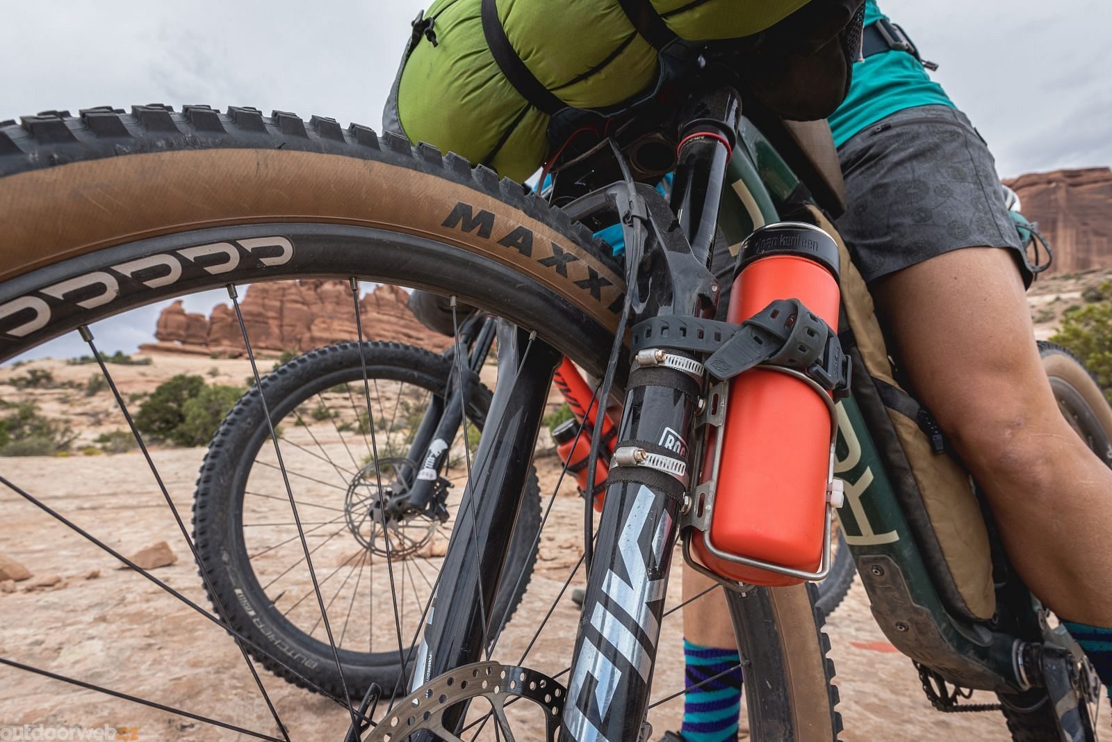 Wide w/Wide Loop Cap - brushed stainless 800 ml - Nerezová lahev ...