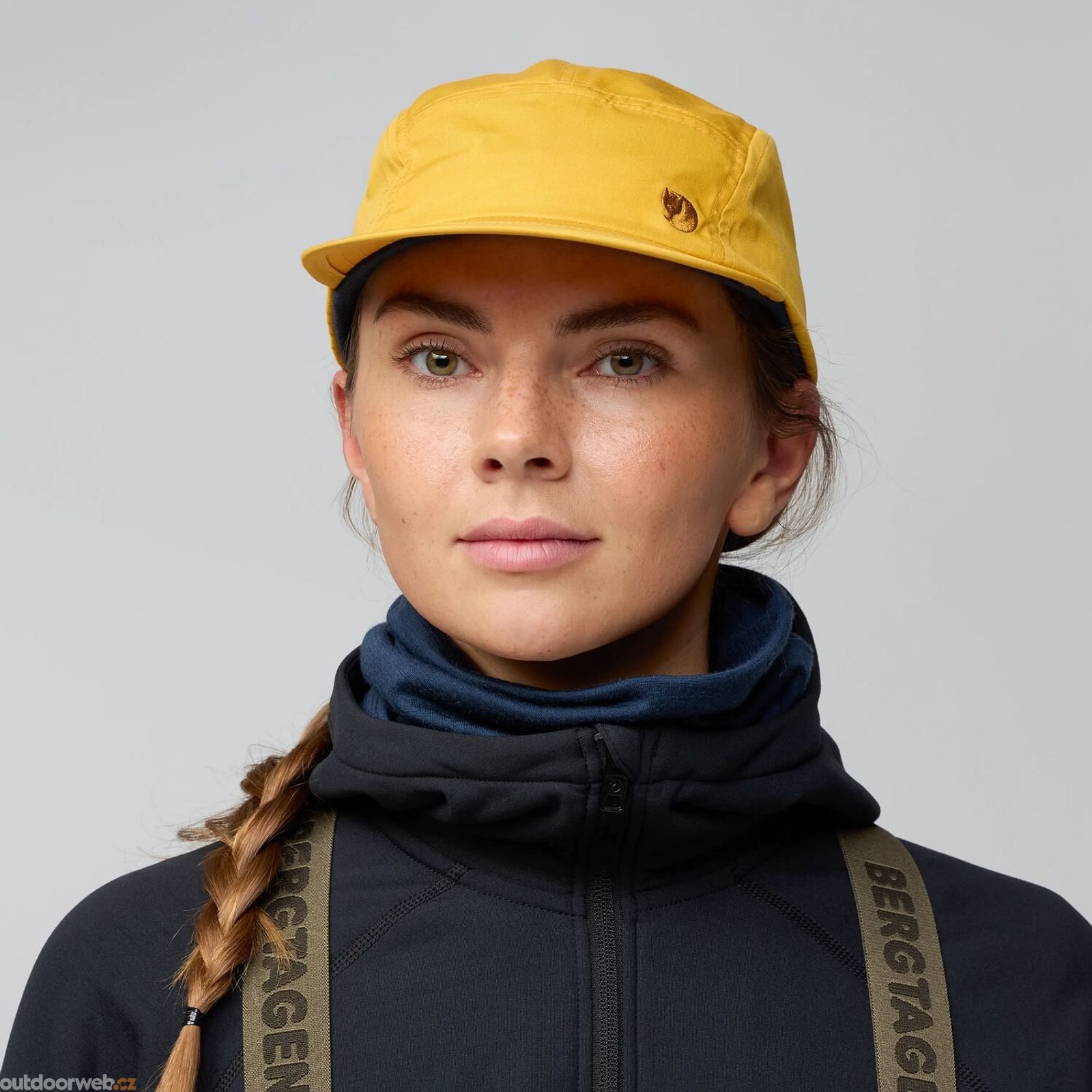 Bergtagen Mountain Cap, Black-Dark Navy - Zimní ušanka - FJÄLLRÄVEN - 1 272 Kč