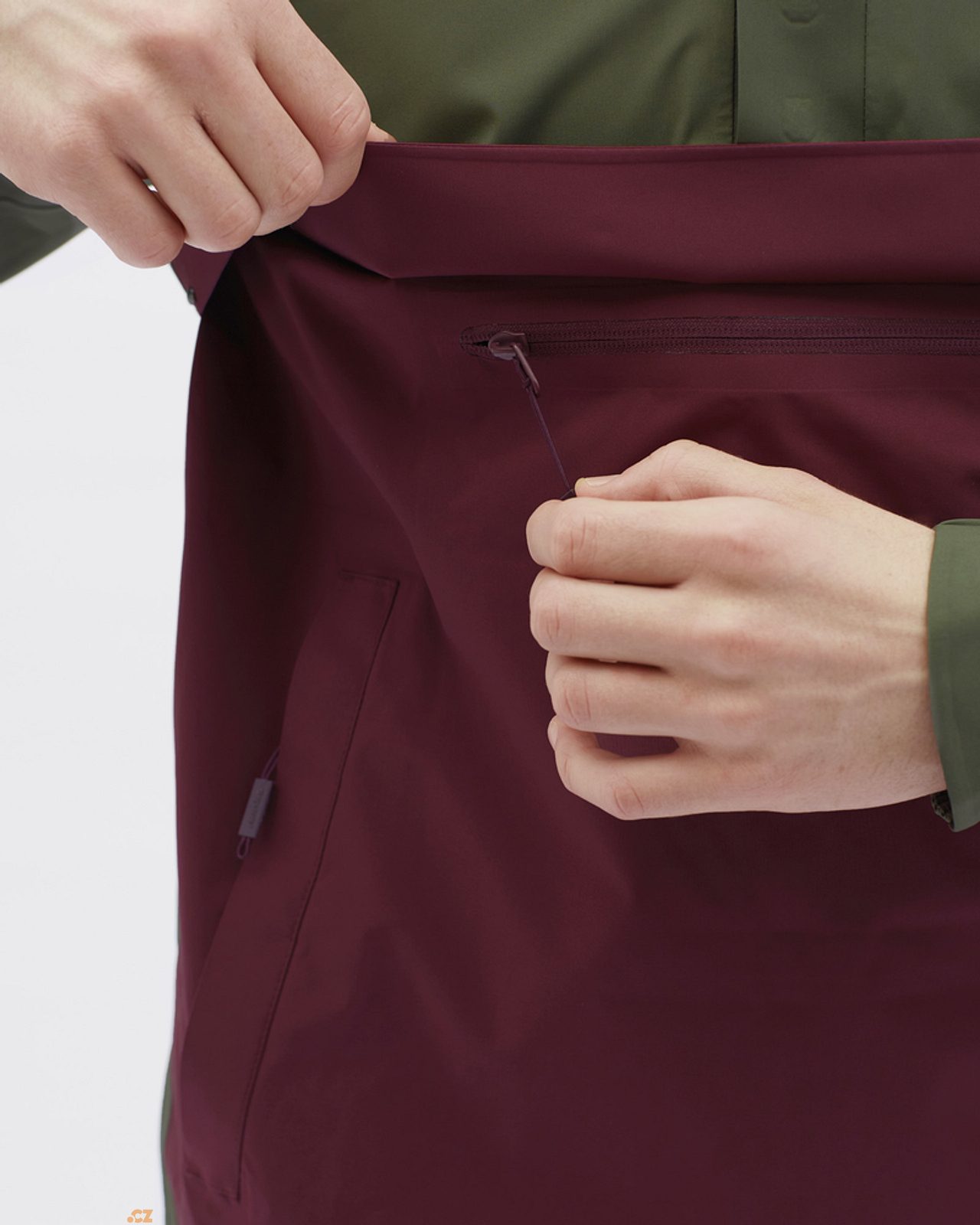 Outdoorweb.eu - Montesolo, green - men's gravel jacket - SILVINI - 178.62