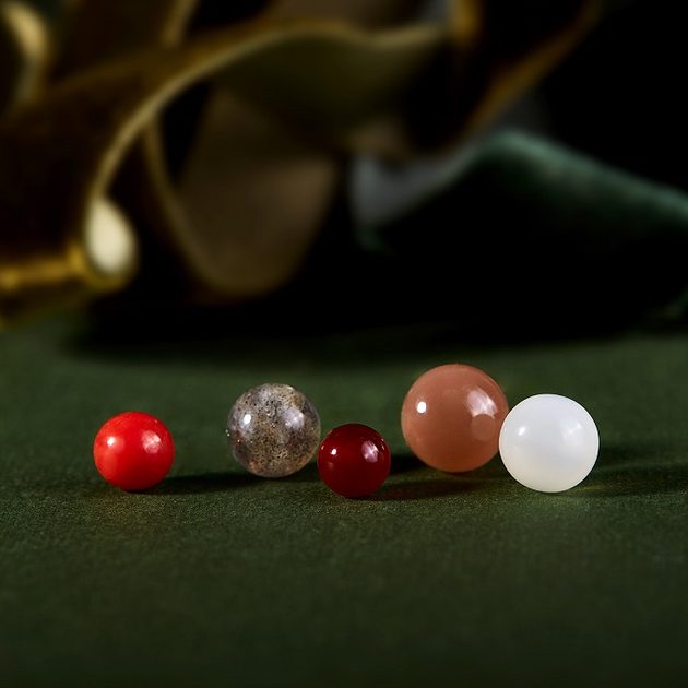5 new stones from the Seasons collection: multicolored symbols of ...