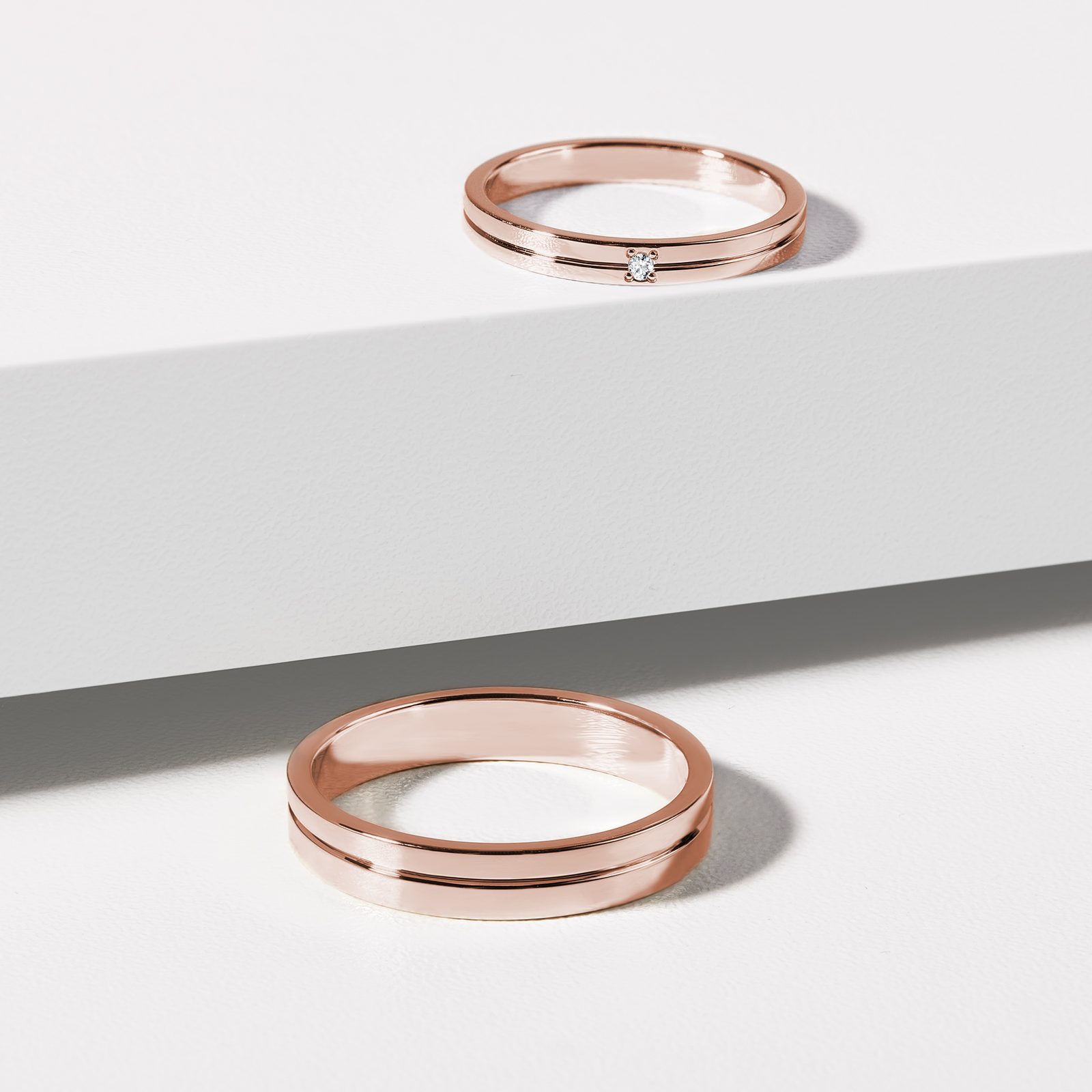 Grooved Rose Gold Wedding Band Set | KLENOTA