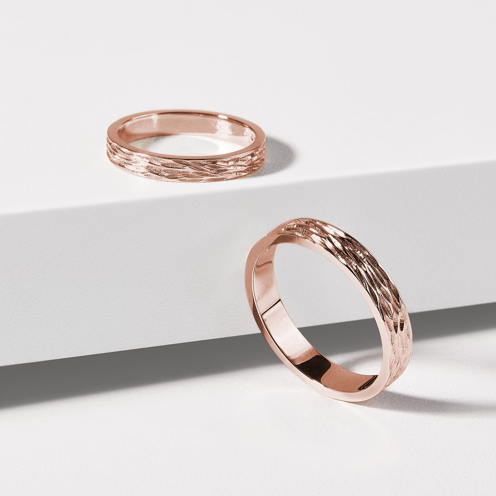 Hand Engraved Rose Gold Wedding Ring Set | KLENOTA