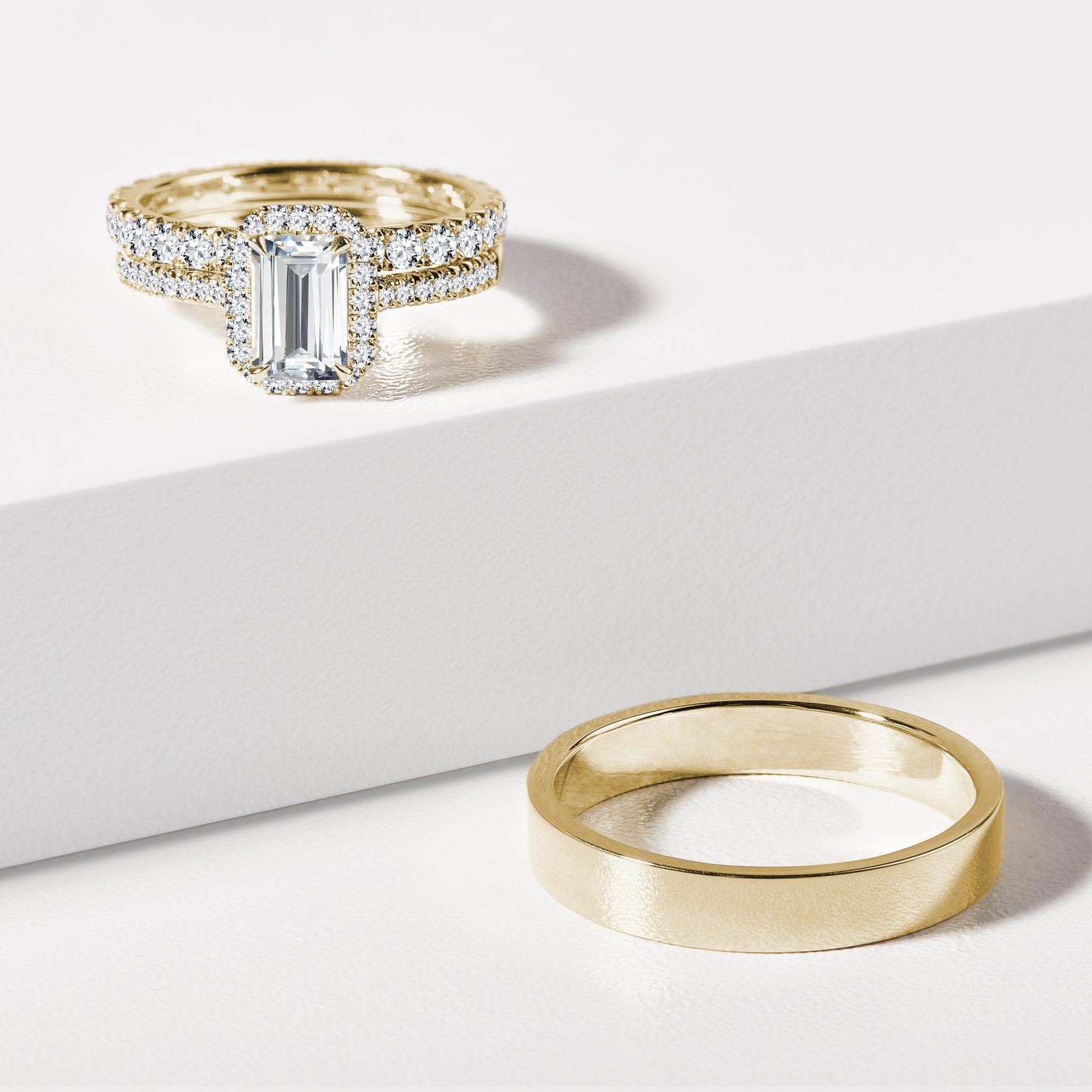 His and Hers Eternity and Shiny Finish Gold Wedding Ring Set | KLENOTA