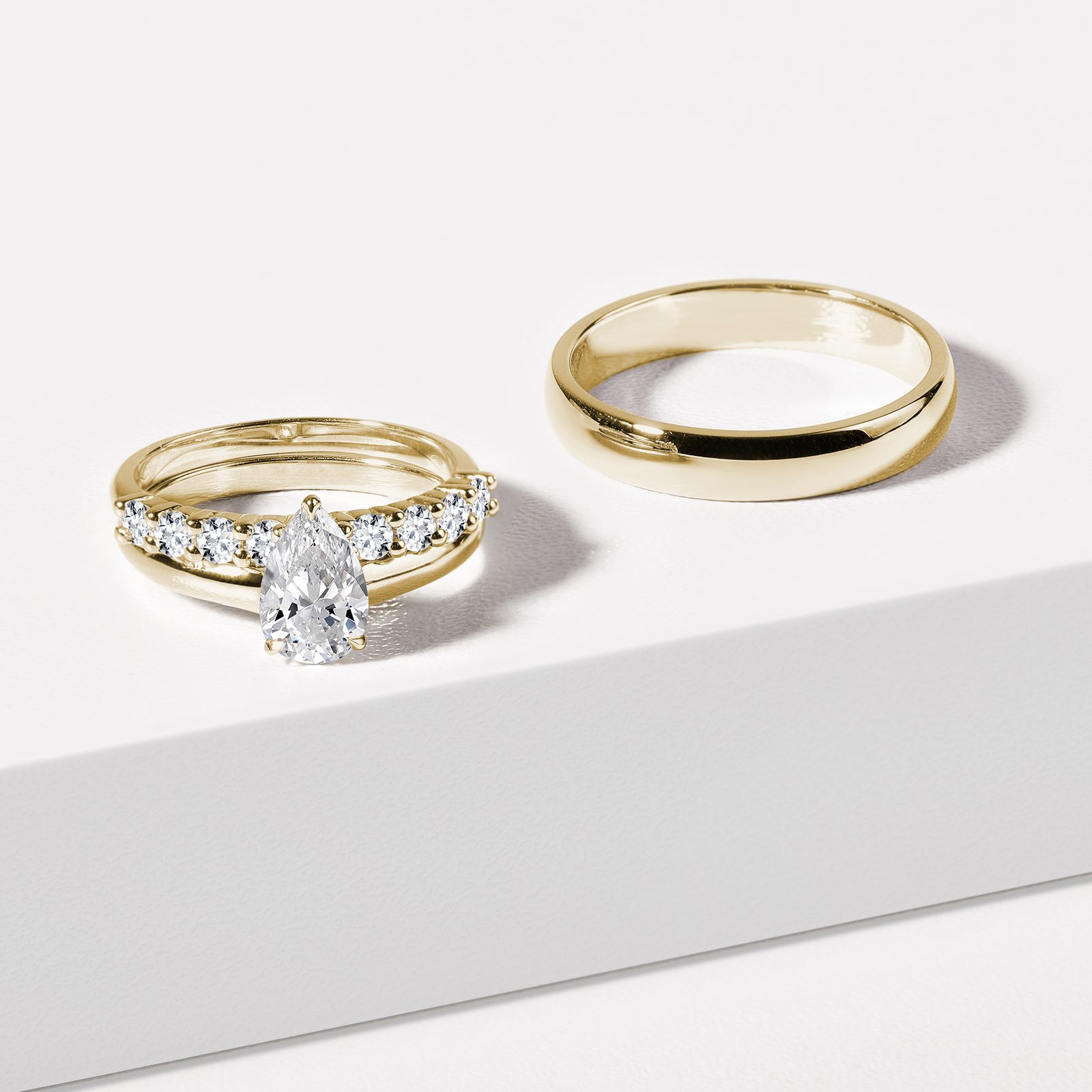 His and Hers Gold Wedding Ring Set with Diamonds | KLENOTA