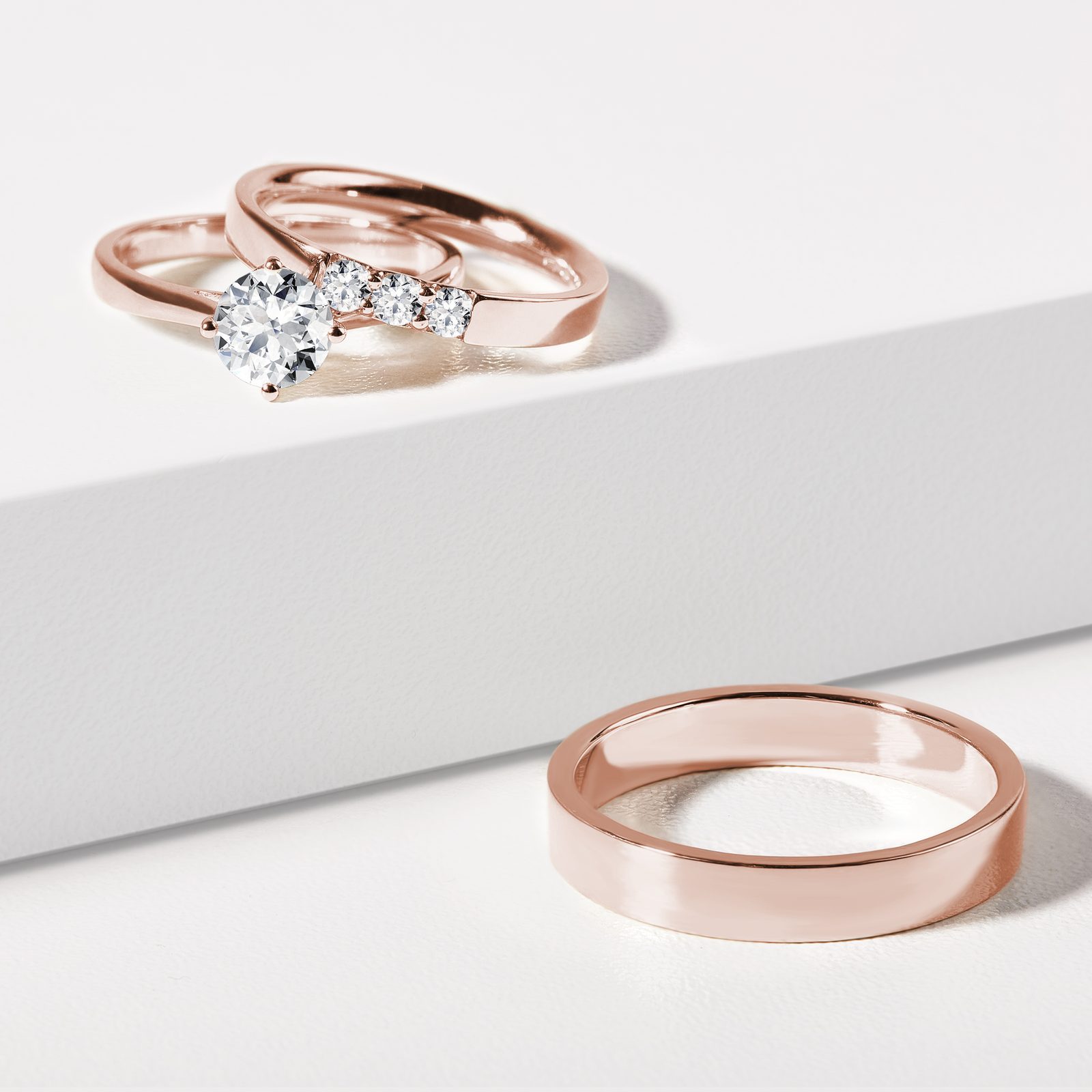 Rose Gold Wedding Ring Set with Diamonds | KLENOTA