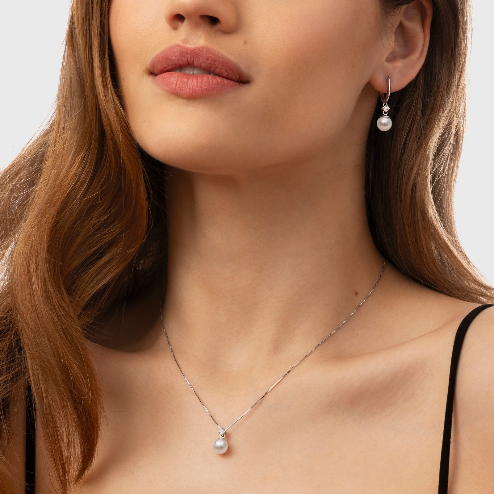 Akoya Pearl and Diamond Jewelry Set in White Gold | KLENOTA