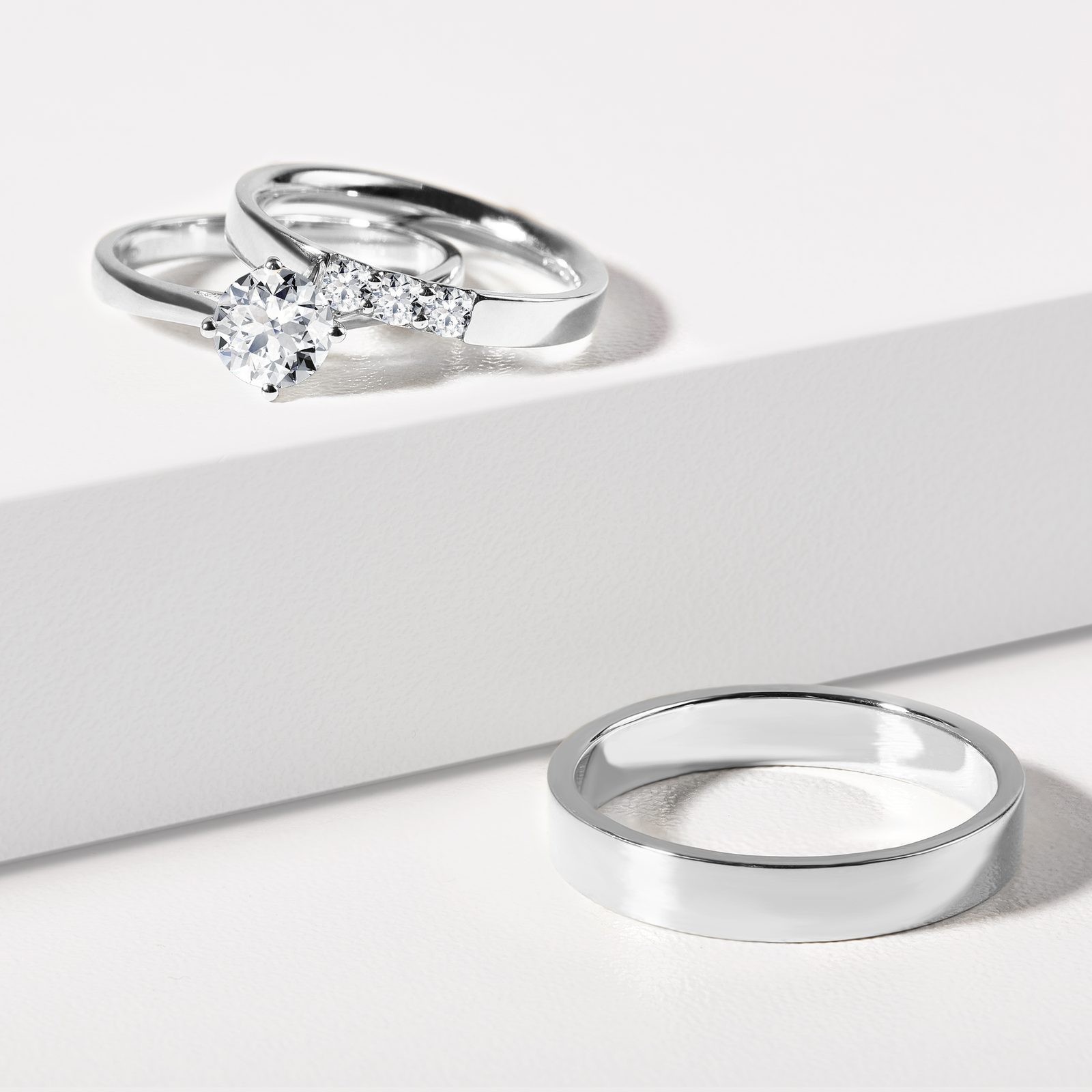 White Gold Wedding Ring Set with Diamonds | KLENOTA