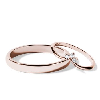 Rose Gold Wedding Ring Set with a 3 Diamond Chevron Ring | KLENOTA