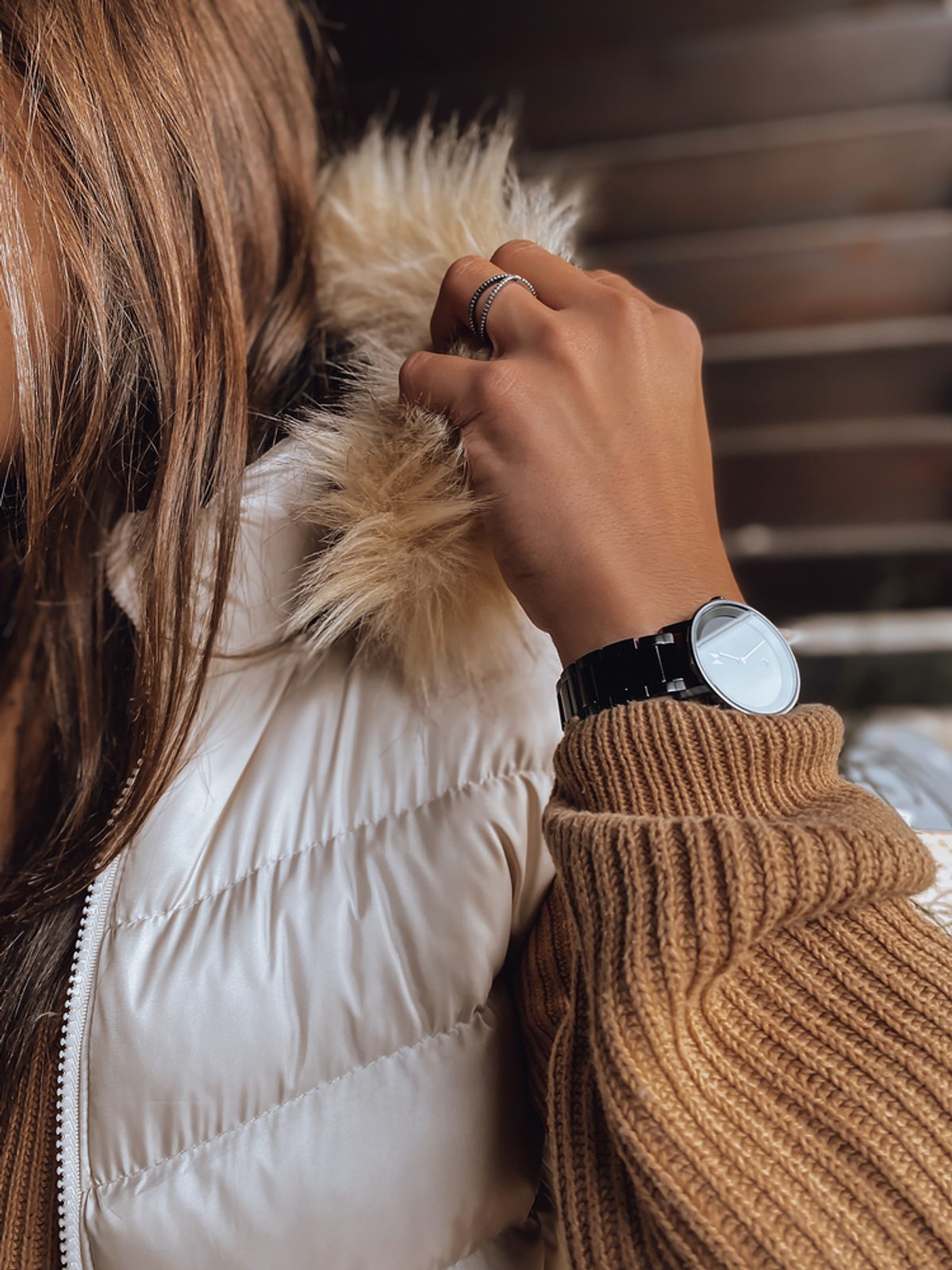 Zajímavá béžová dámská prošívaná vesta Fiore - Budchlap.cz