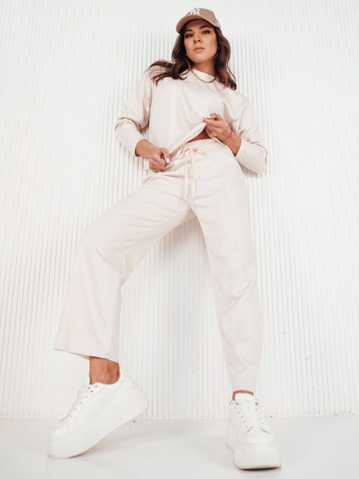 Dámská pohodlná ecru mikina Lurion - Budchlap.cz