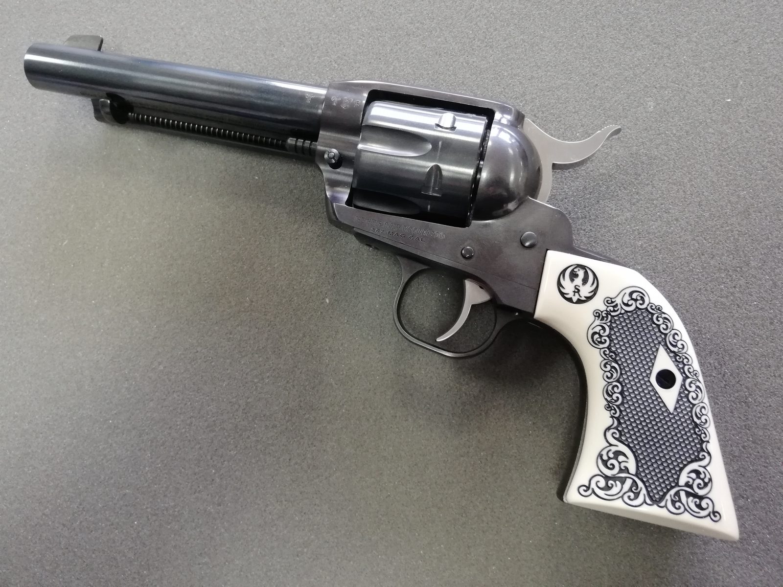 gun.cz - KSD Ruger New Vaquero gungrips ivory acrylate - KSD - Rifle ...