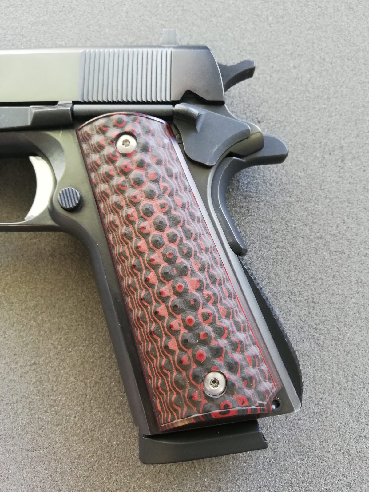 Střenky KSD 1911 Govt. & Commander Full Size micarta červená - KSD - Pažby, pažbičky a střenky ...