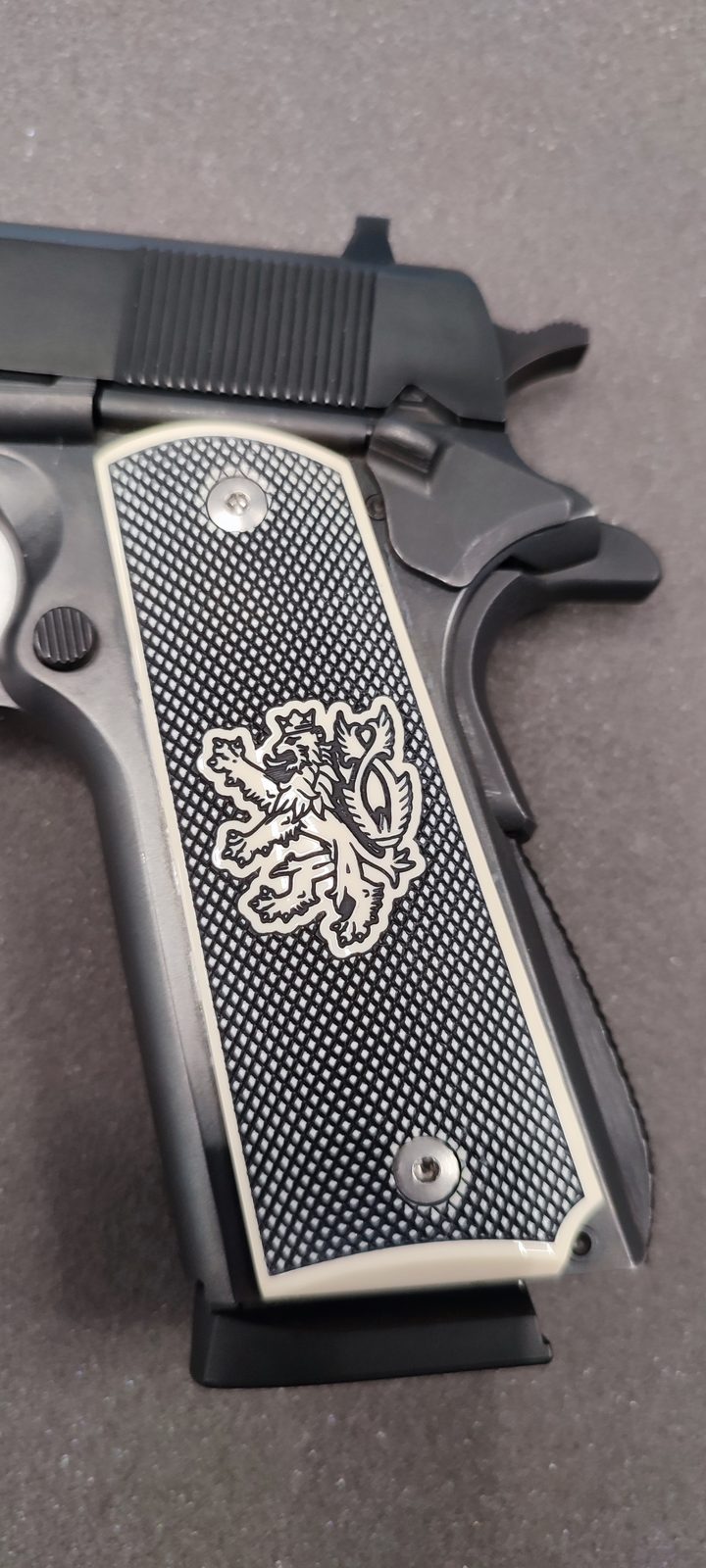 Střenky KSD 1911 Govt&Commander FIT model akrylát slonovina CZ - KSD - Pažby, pažbičky a střenky ...
