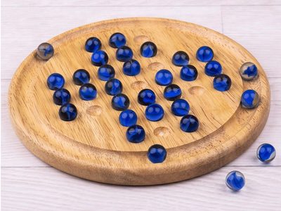 Solitér dřevěný | SVĚT-HER.CZ | Společenské deskové hry - Hrajte si!