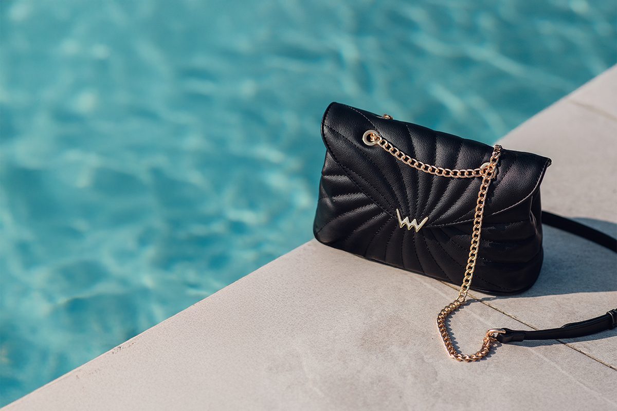 Színes világ táskákkal, hátizsákokkal és divatkiegészítőkkel - VUCH