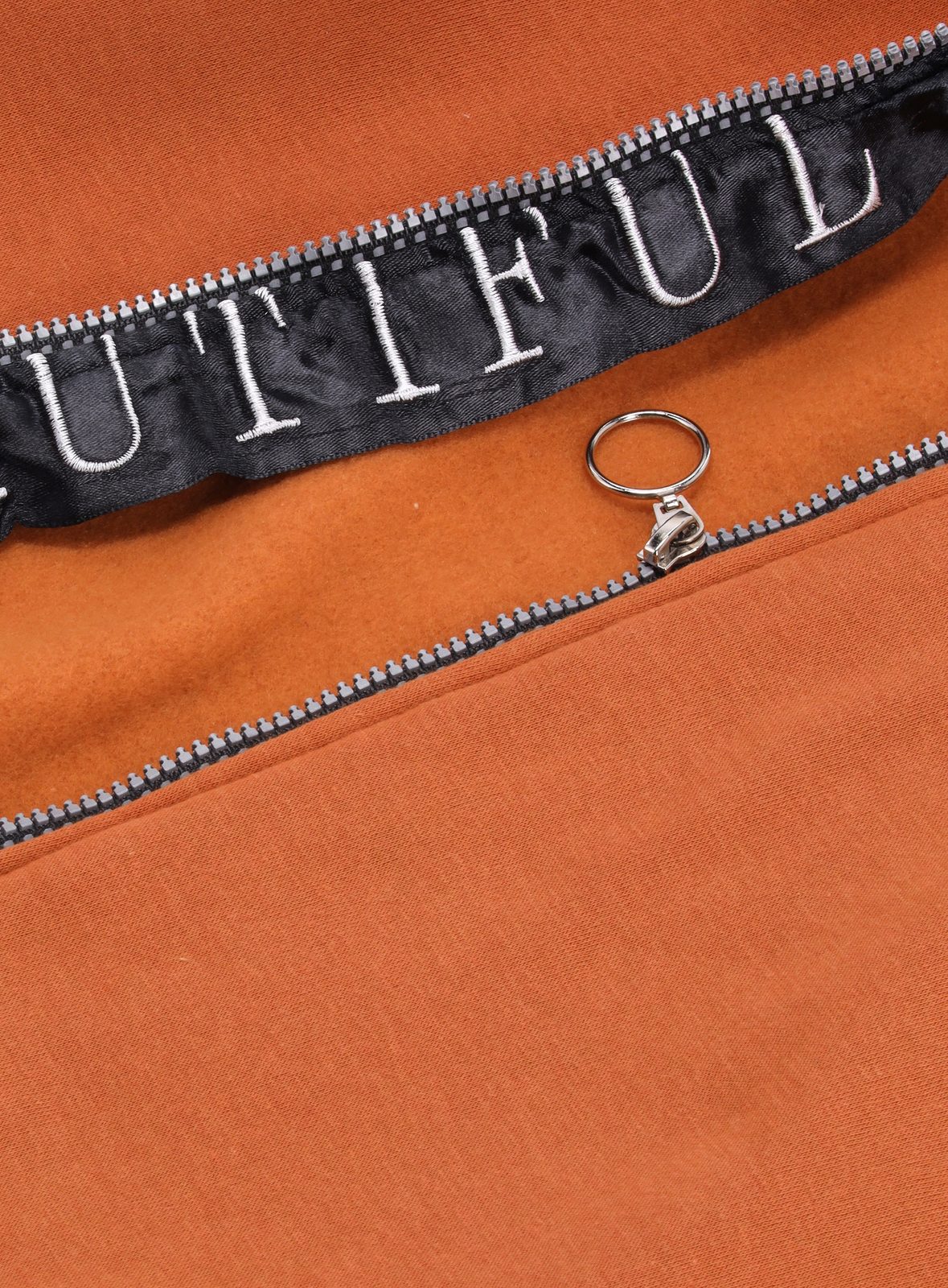 Mikina s ozdobným lemem cihlová - Mikiny - MODOVO