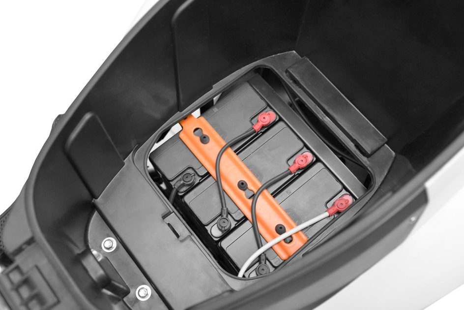 E-skútr - HECHT EQUIS WHITE | HECHT