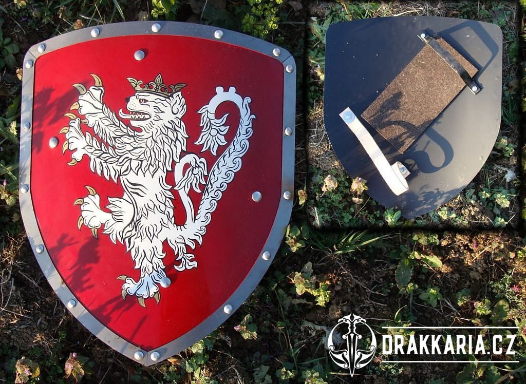 ČESKÝ LEV, bojový štít vracíme se ke kořenům