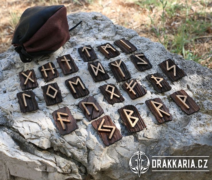RUNY - starší Futhark, sada dřevěných run - dub - Drakkaria.cz | Výroba ...