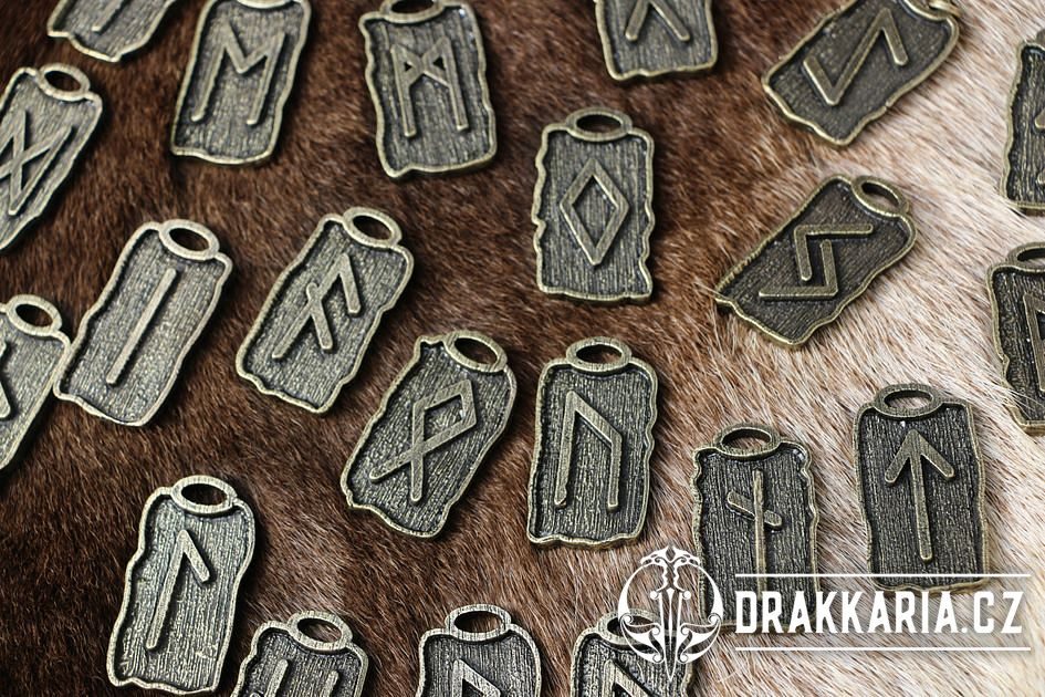 RUNY AMULETY - Futhark, sada, zinek - staromosaz - Drakkaria.cz ...