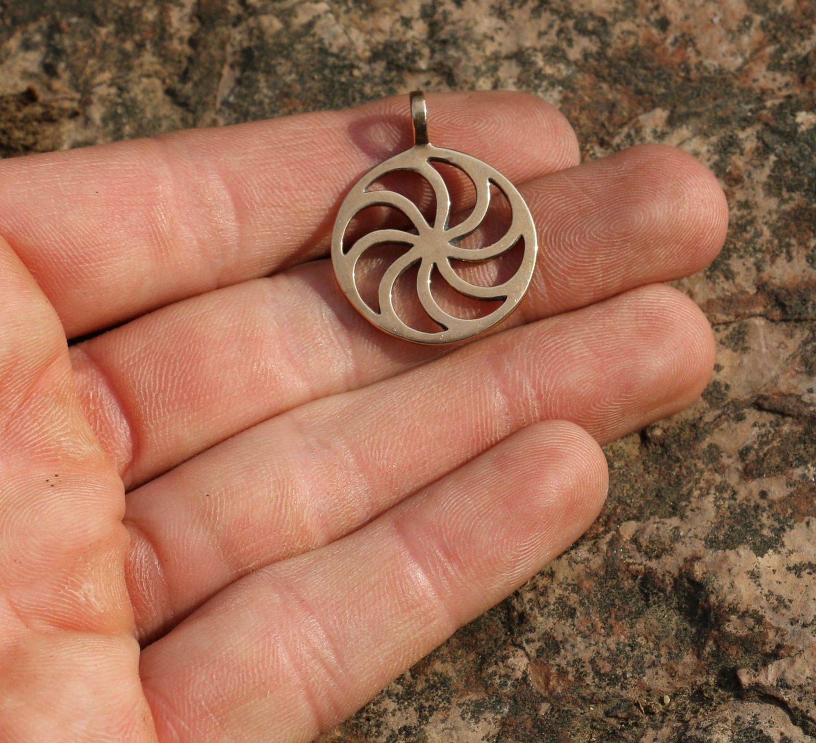 SYMBOL SLUNCE III, přívěšek, bronz - Drakkaria