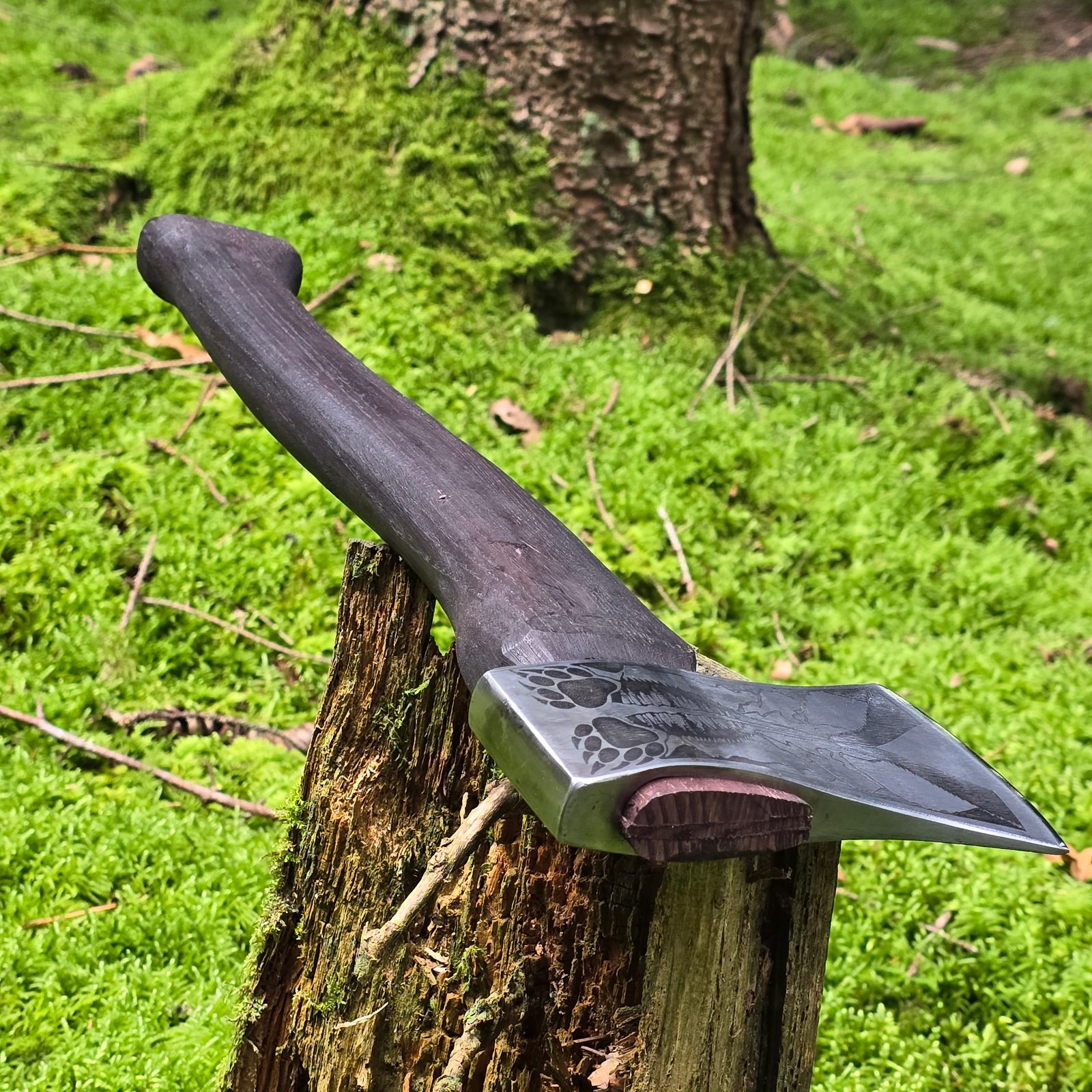 Kanadská kovaná sekera - BUSHCRAFT - Drakkaria