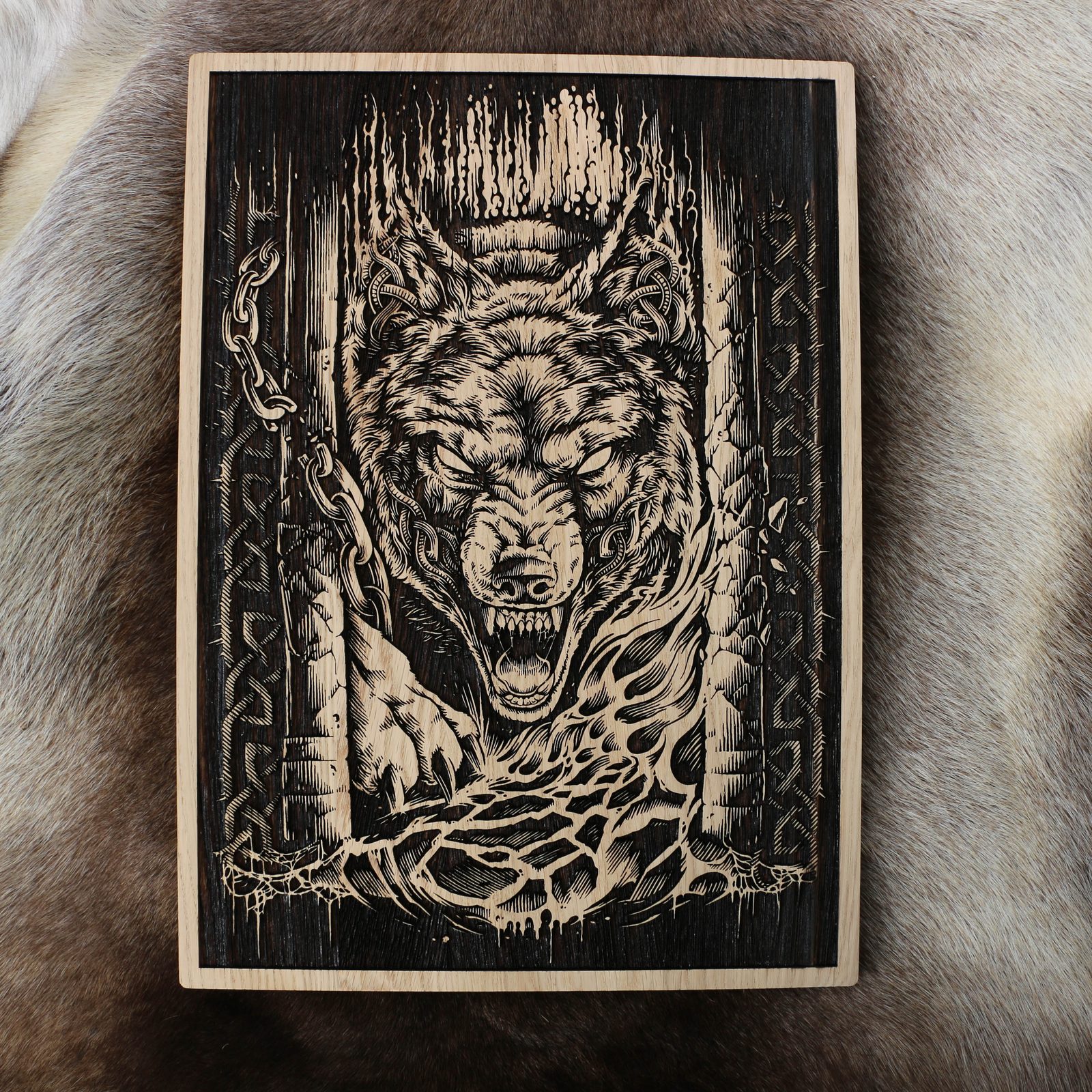 FENRIR - Vlk zbavený řetězů nástěnná dekorace, dřevo 32x46cm - Drakkaria