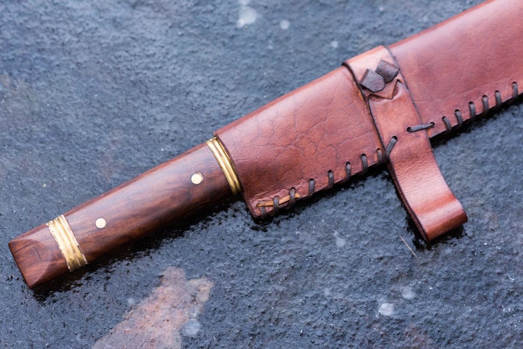 Sax with runes and leather sheath, Beagnoth Wulflund