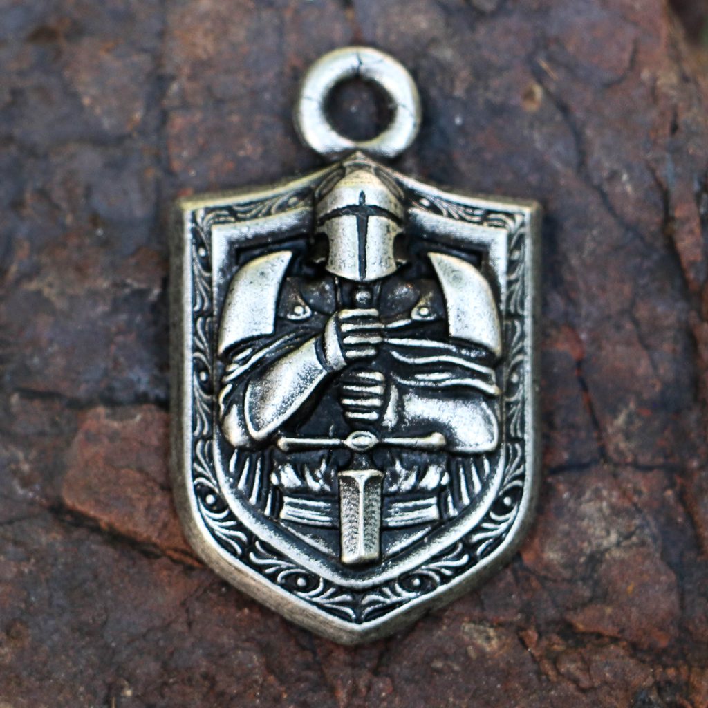 KNIGHT IN ARMOR, amulet, zinc Wulflund