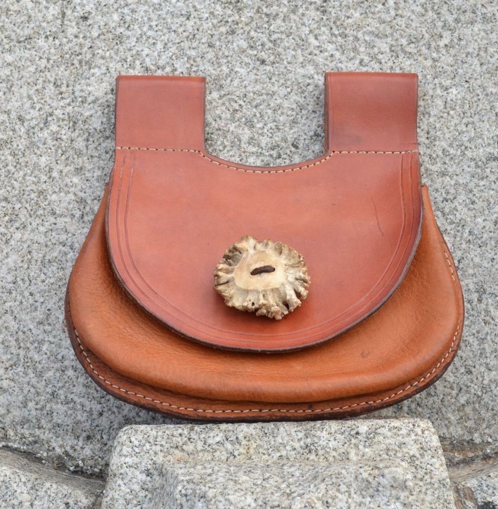 MEDIEVAL LEATHER BAG FOR WOMEN - wulflund.com