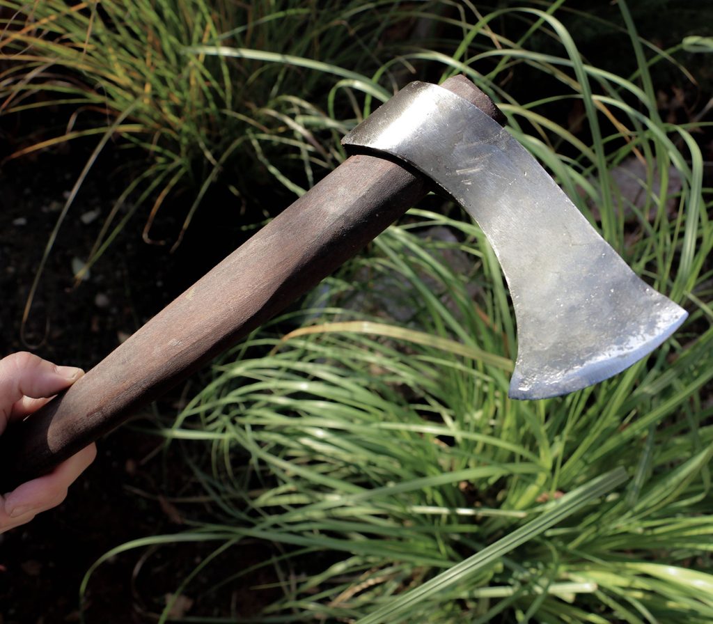 FRANCISCA Throwing Axe Wulflund Throwing axes Throwing weapons, Weapons ...