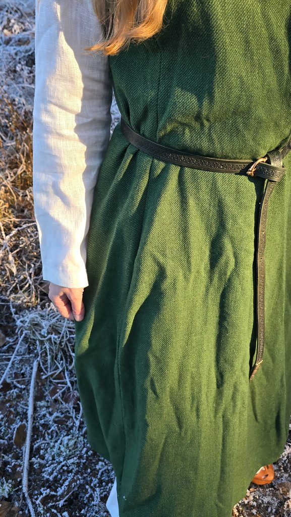 Women's Viking apron, green wool Wulflund
