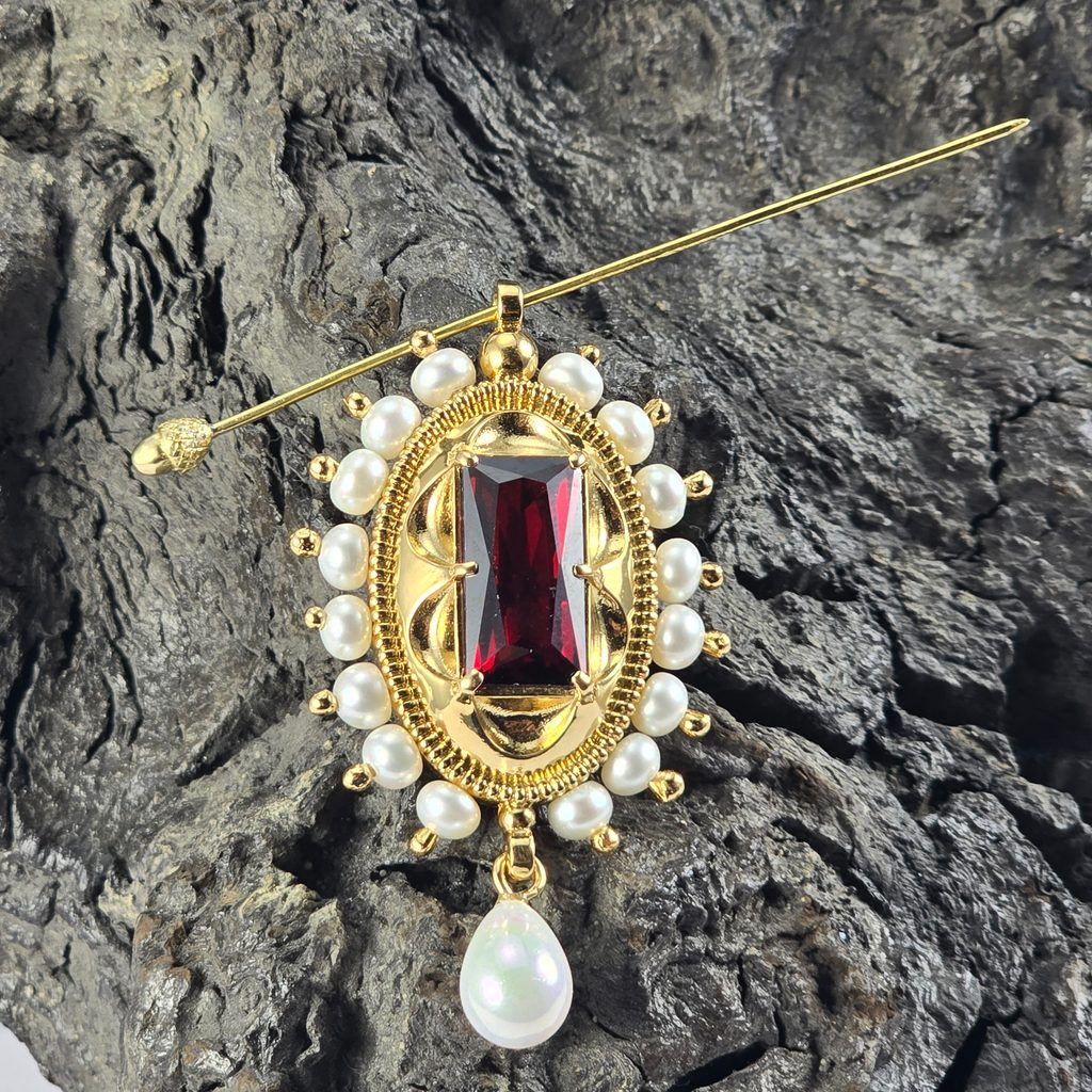 Medieval brooch, Burgundy, 15th century Wulflund