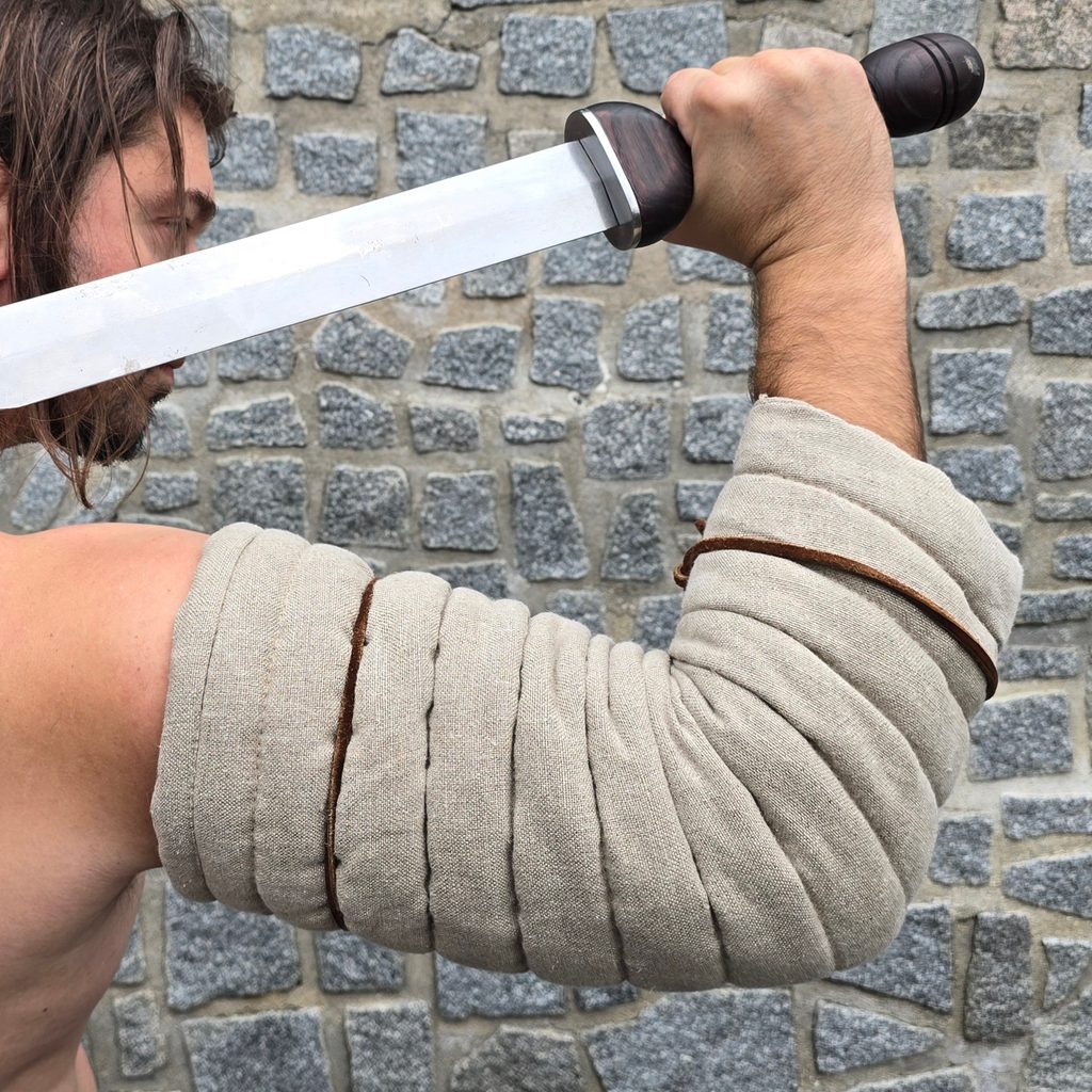 Manica gladiatoria - quilted gladiator arm Gladiator Films and Games ...