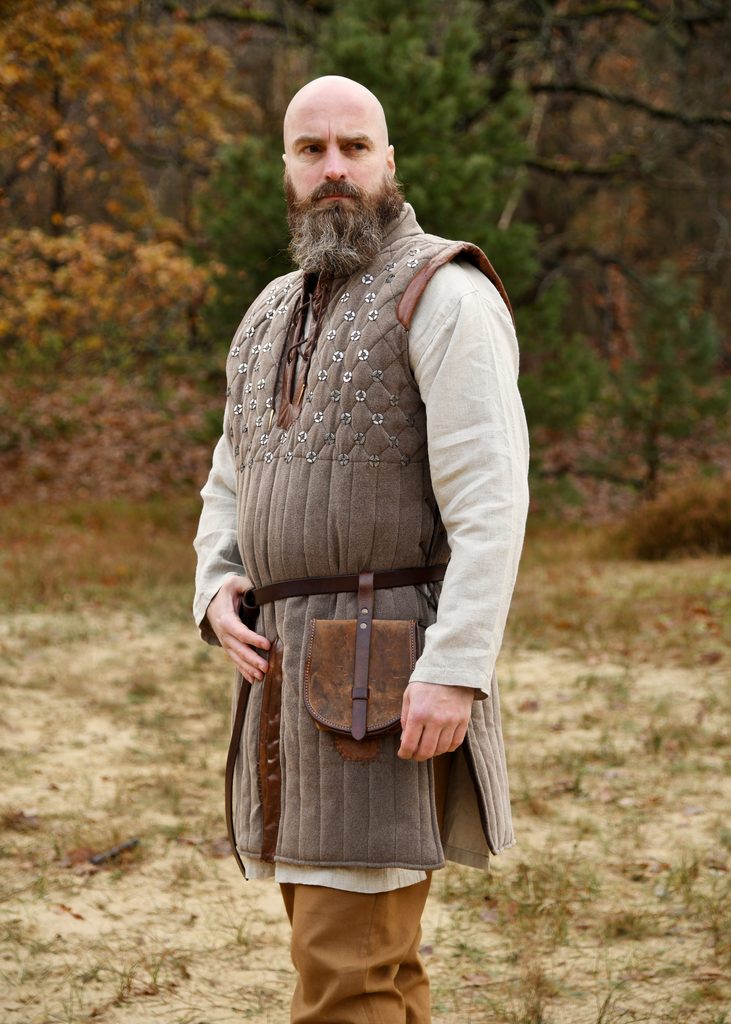 Sleeveless Gambeson with handmade details, brown Wulflund