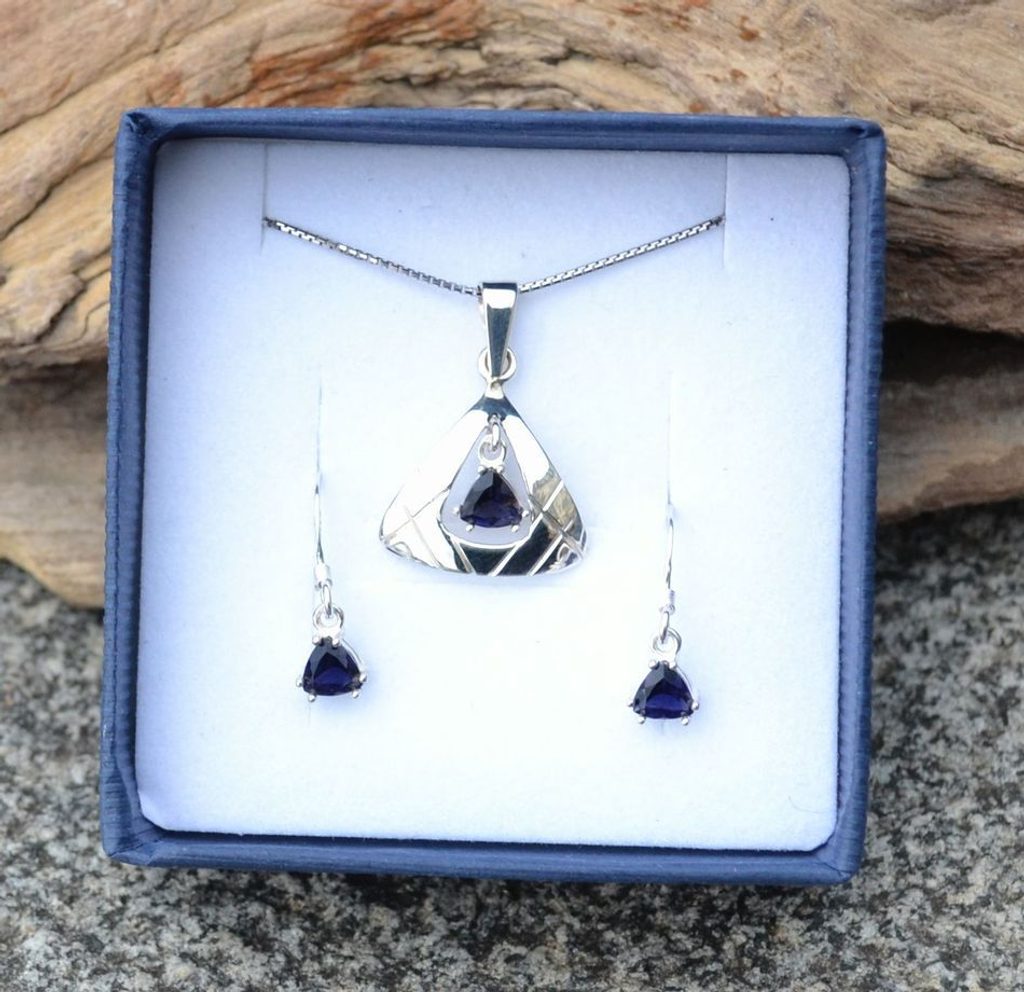 OCELLA - Parure en argent et ijolite Nous faisons revivre l'histoire