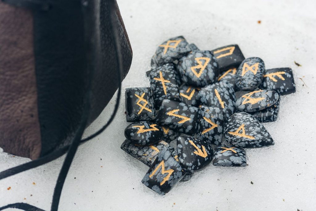 Elder Futhark Rune Set - Snowflake Obsidian Wulflund