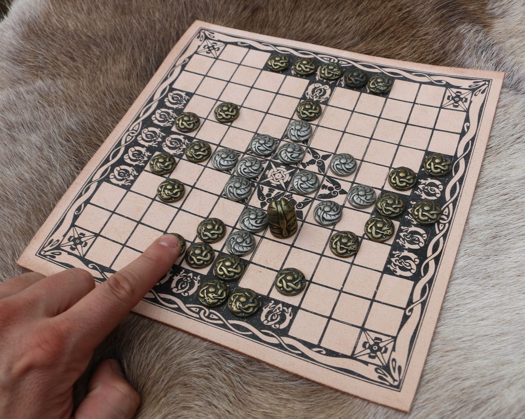 HNEFATAFL or Tafl, Viking Board Game - leather and stones Wulflund