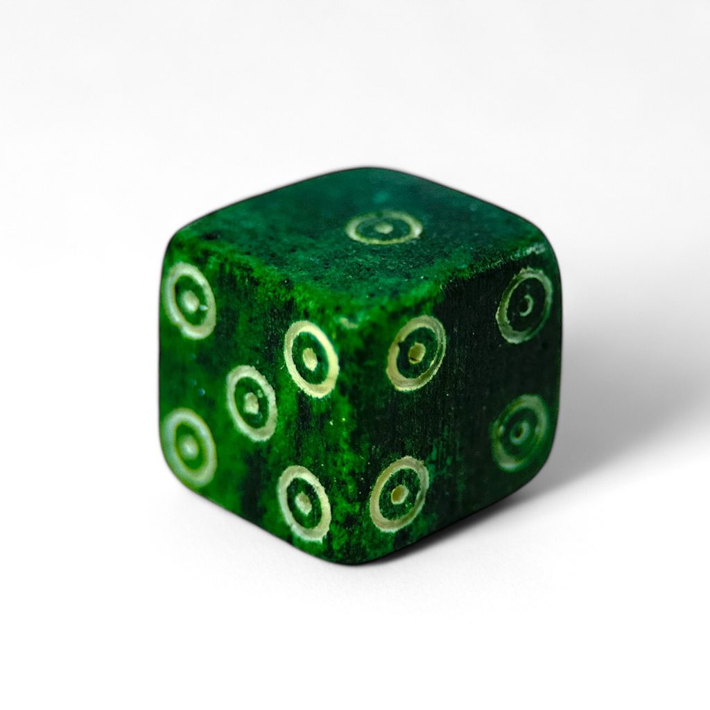 Bone Roman dice - green Wulflund