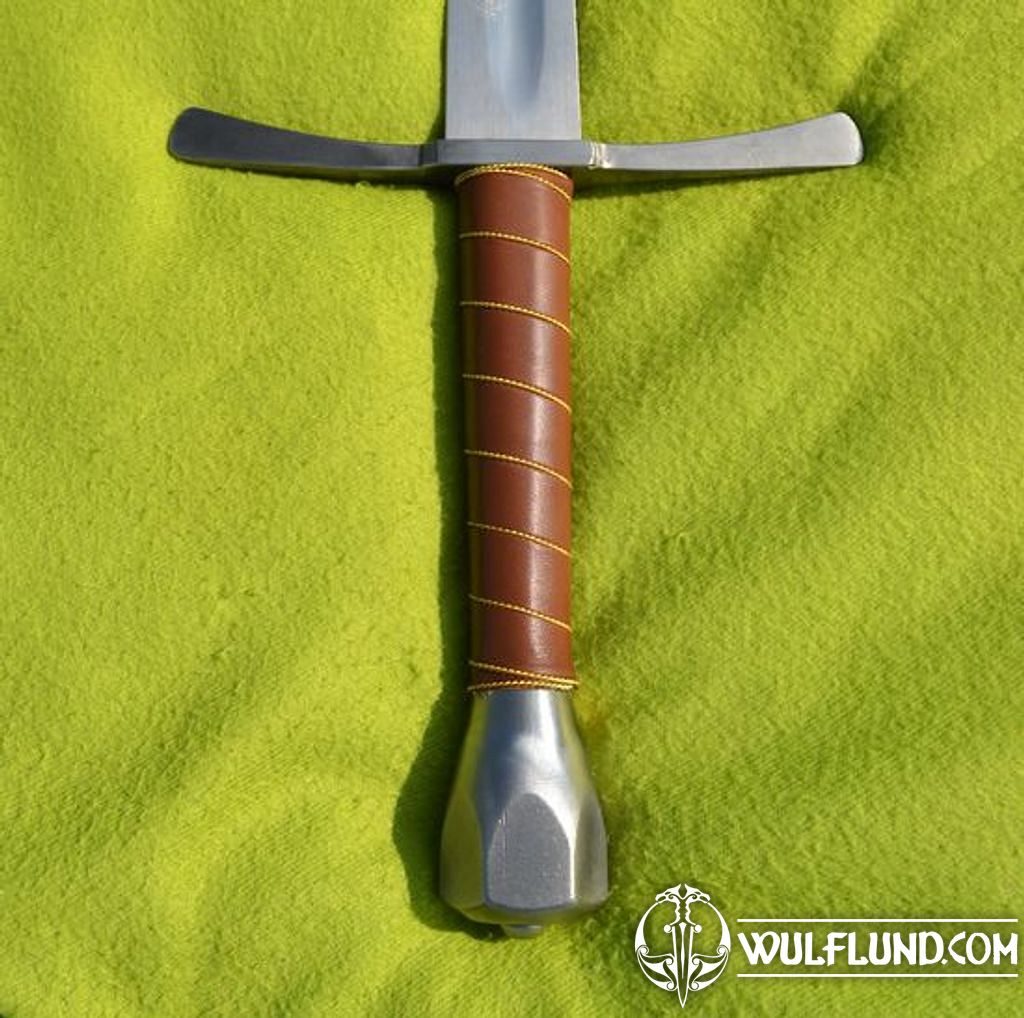 TRAINING MEDIEVAL SWORDS - KNIGHT ONE AND A HALF SWORD - wulflund.com