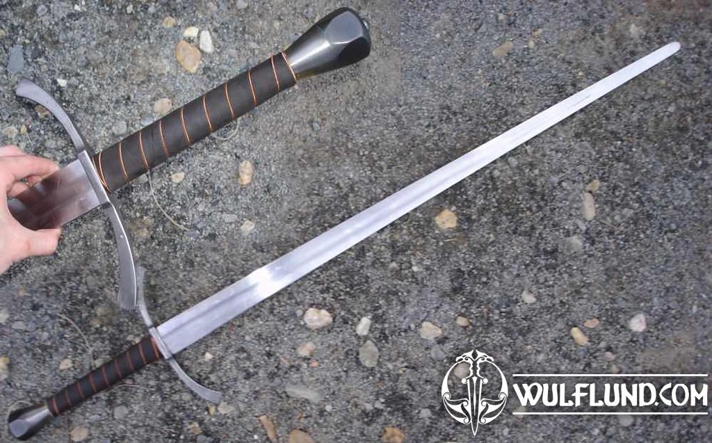 TRAINING MEDIEVAL SWORDS - KNIGHT ONE AND A HALF SWORD - wulflund.com