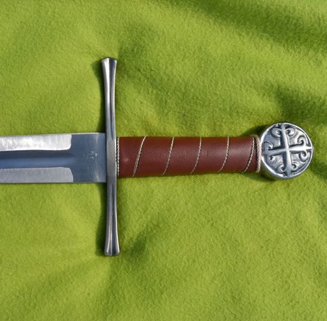 SINGLE HANDED SWORD, cross pommel, bone shaped guard medieval swords ...