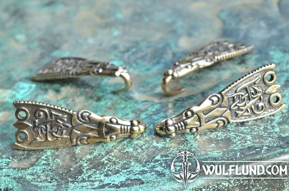CLOAK HOOK, England, IX century Drakkaria Costume brooches, fibulae ...