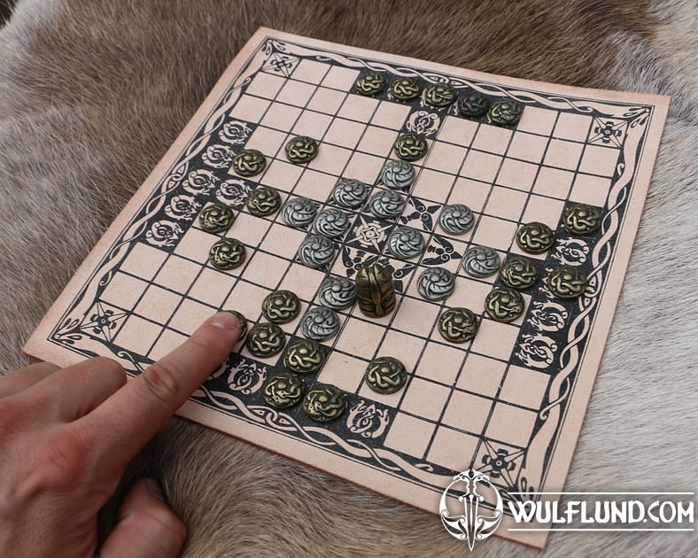 HNEFATAFL or Tafl, Viking Board Game - leather and stones Drakkaria ...