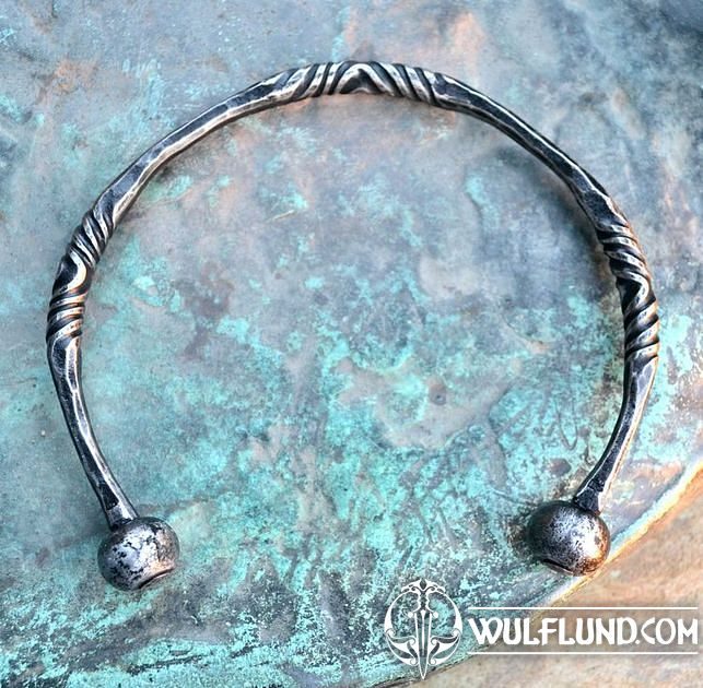 ISARNO, forged celtic torques Novotný T forged jewelry, torcs ...