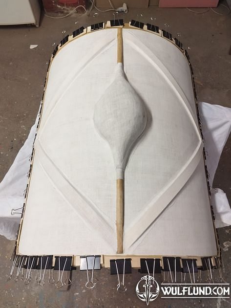 GLADIATOR'S SHIELD, Scutum, Pompeii Living history shields Shields ...