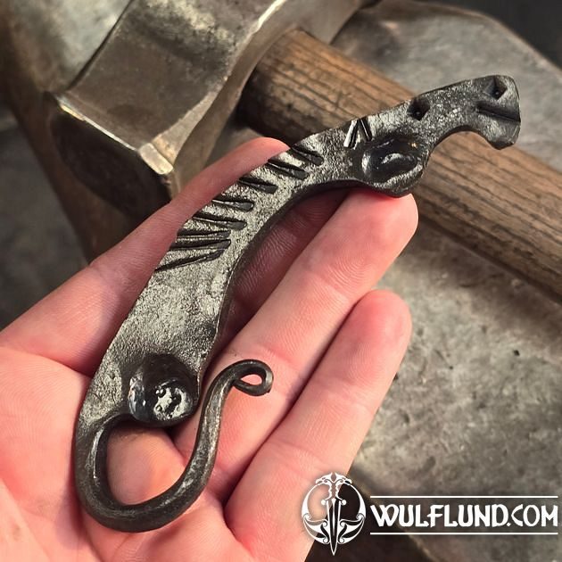 Décapsuleur forgé - Cheval produits forgés Fer forgé et monnaie Nous ...