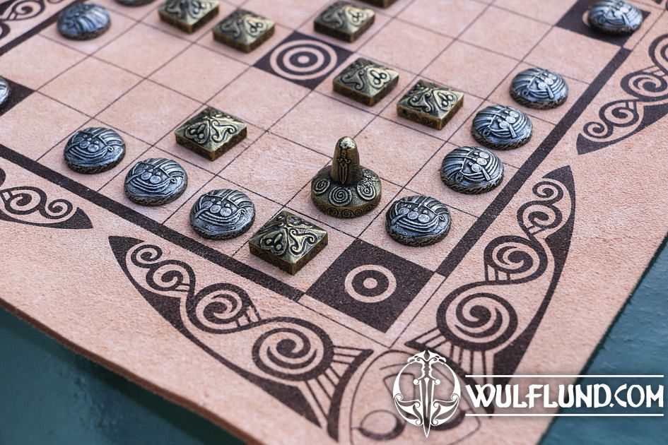 FIDCHELL, a Celtic board game version CÚ CHULAINN with a leather board ...