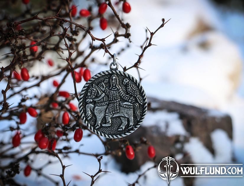 MEDIEVAL FALCONER Moravia Magna zinc Pendant Drakkaria Middle Ages ...